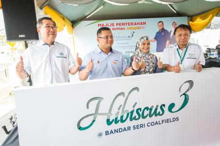 Handover ceremony of Rumah Selangorku at KLK Land’s Hibiscus 3 - iproperty.com.my