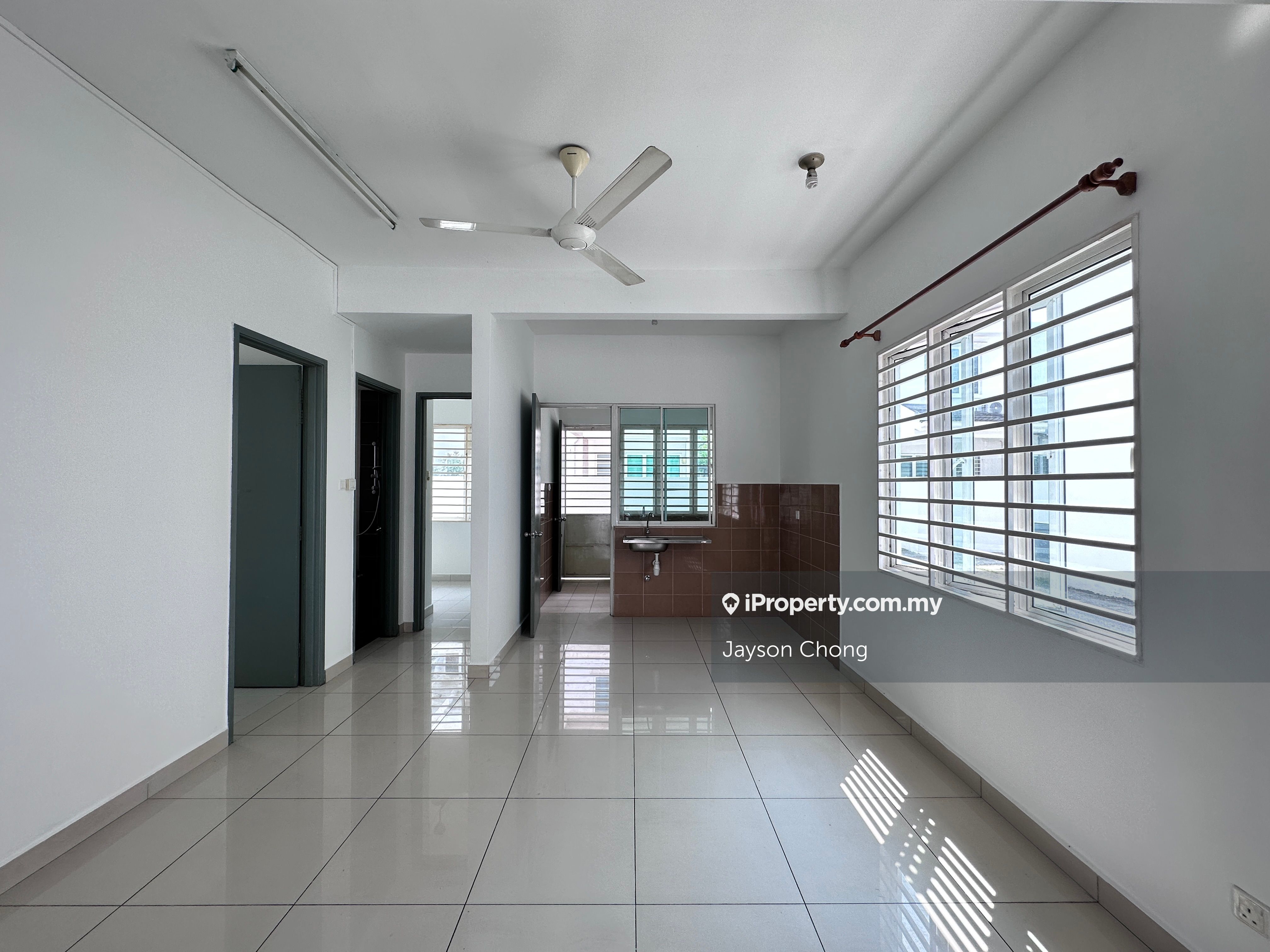 Tiara east , Semenyih End lot 2-sty Terrace/Link House 4 bedrooms for ...