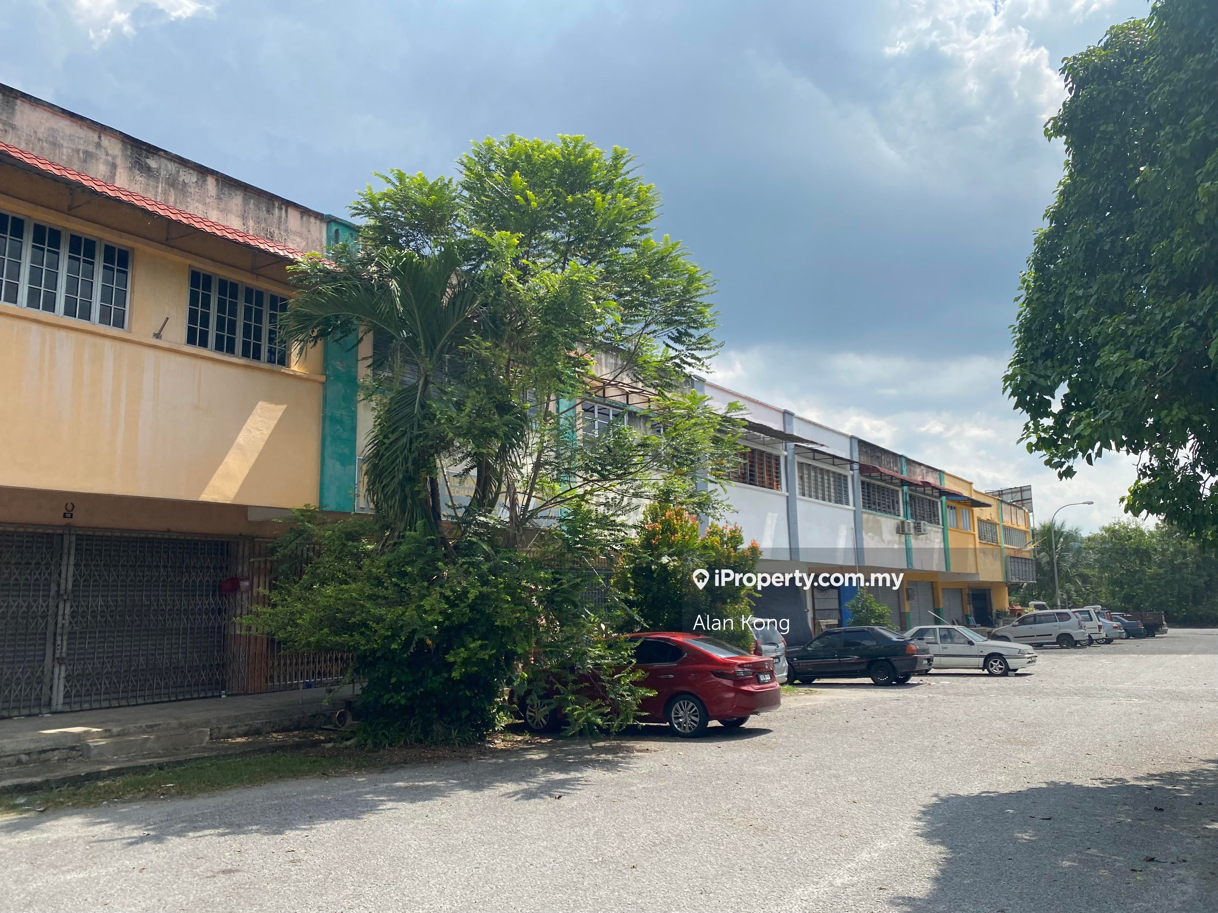 Adjoining Two Terrace Factory, Taman Perindustrian Sri Haneco, Jalan ...