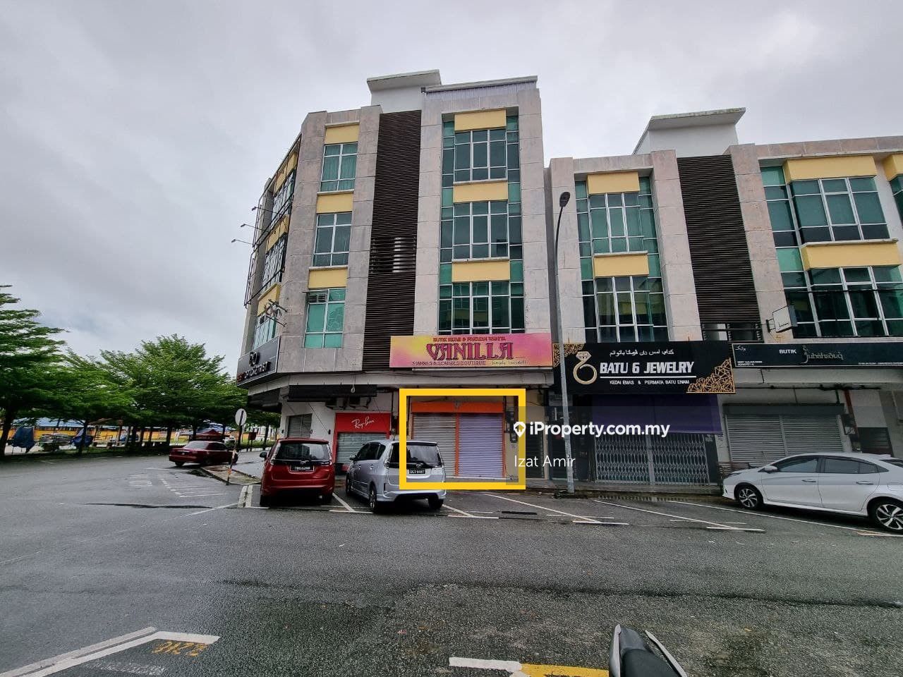 Dataran Austin, Dataran Austin, Kuala Terengganu Intermediate Shop for ...