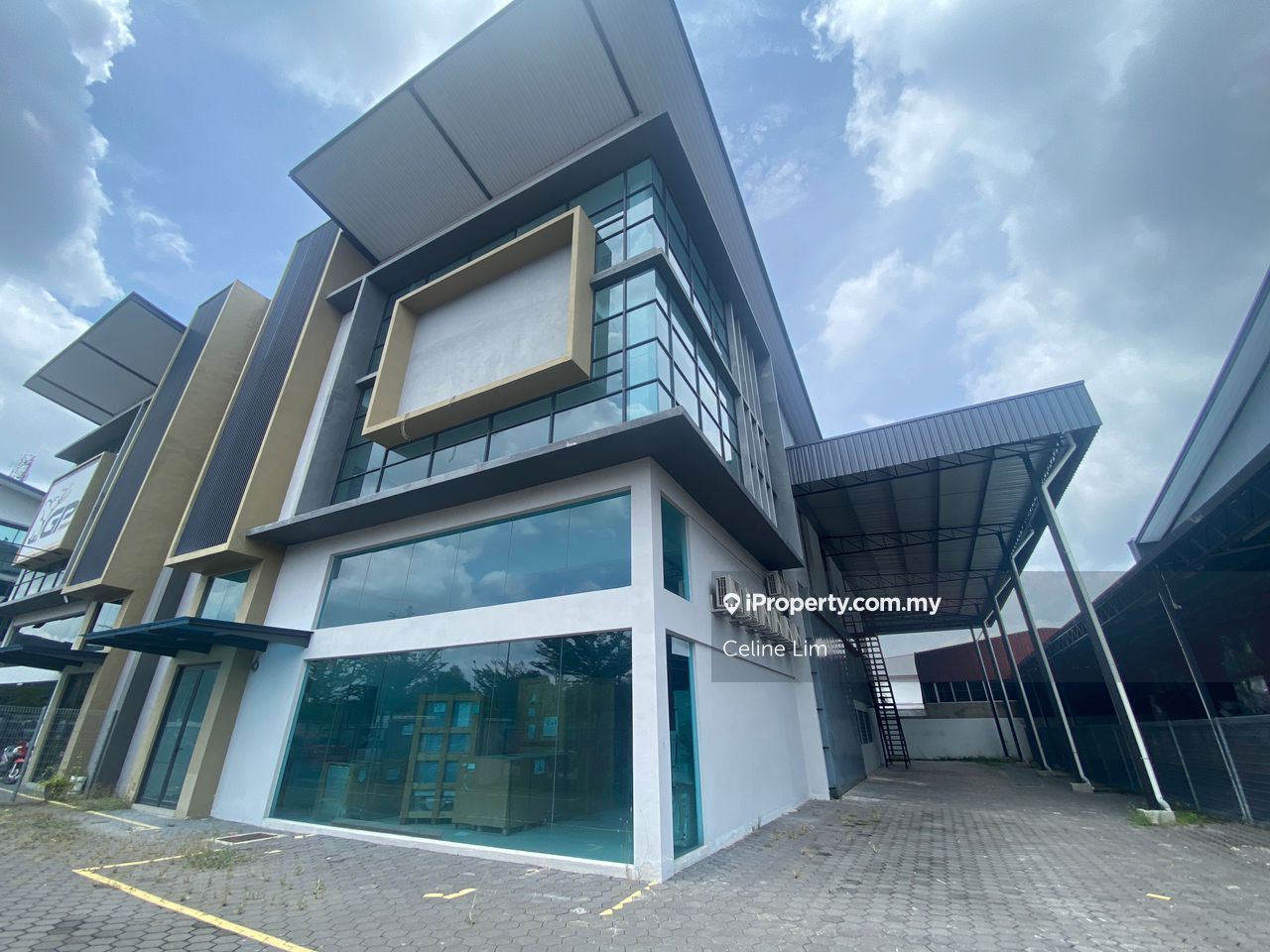 3 Storey Office With 1 Storey Warehouse , Taman Industri Beringin , Juru, Juru for rent ...
