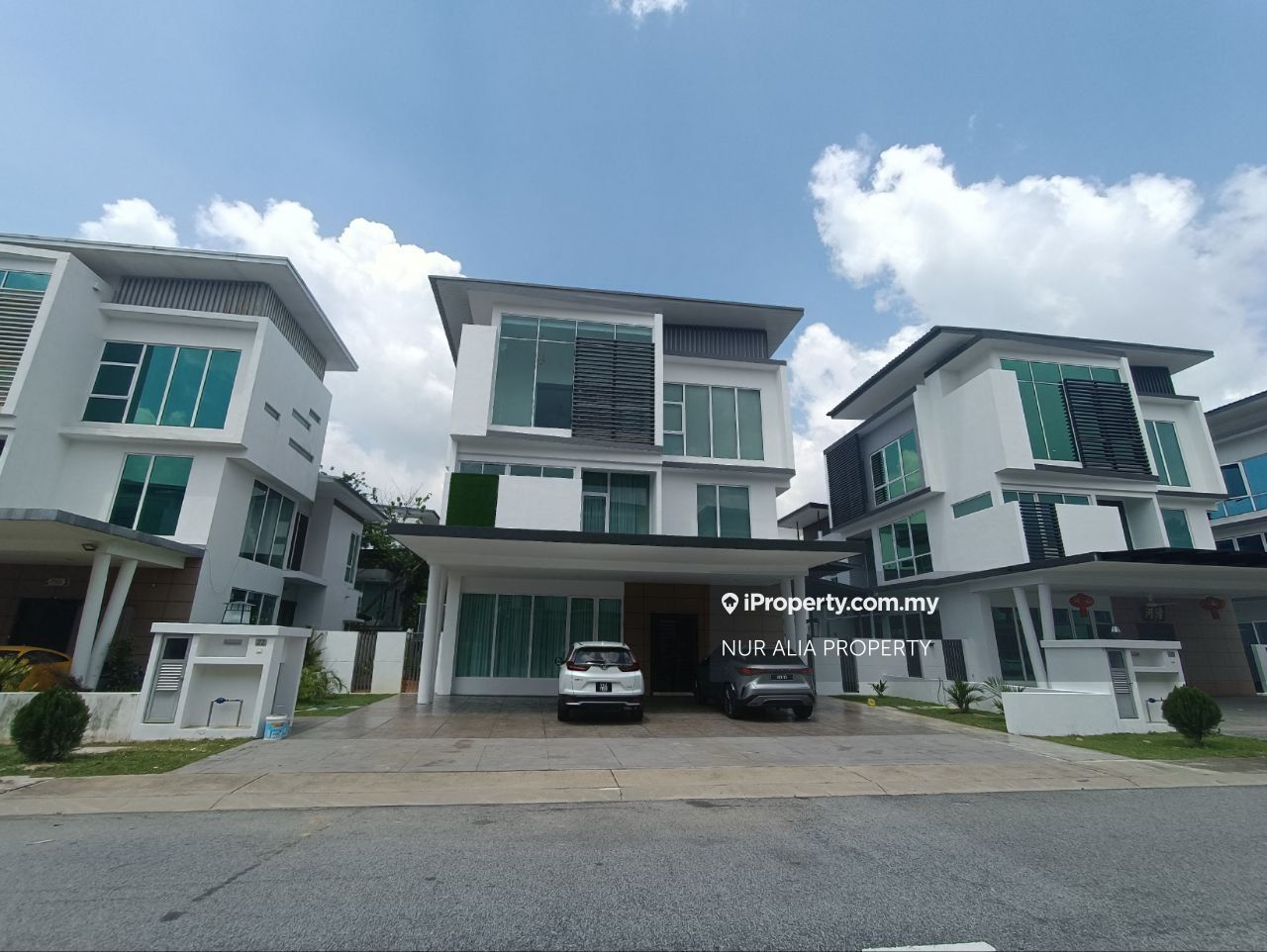 Fully Furnished 3 Storey Bungalow Jacaranda , Cyberjaya for rent ...