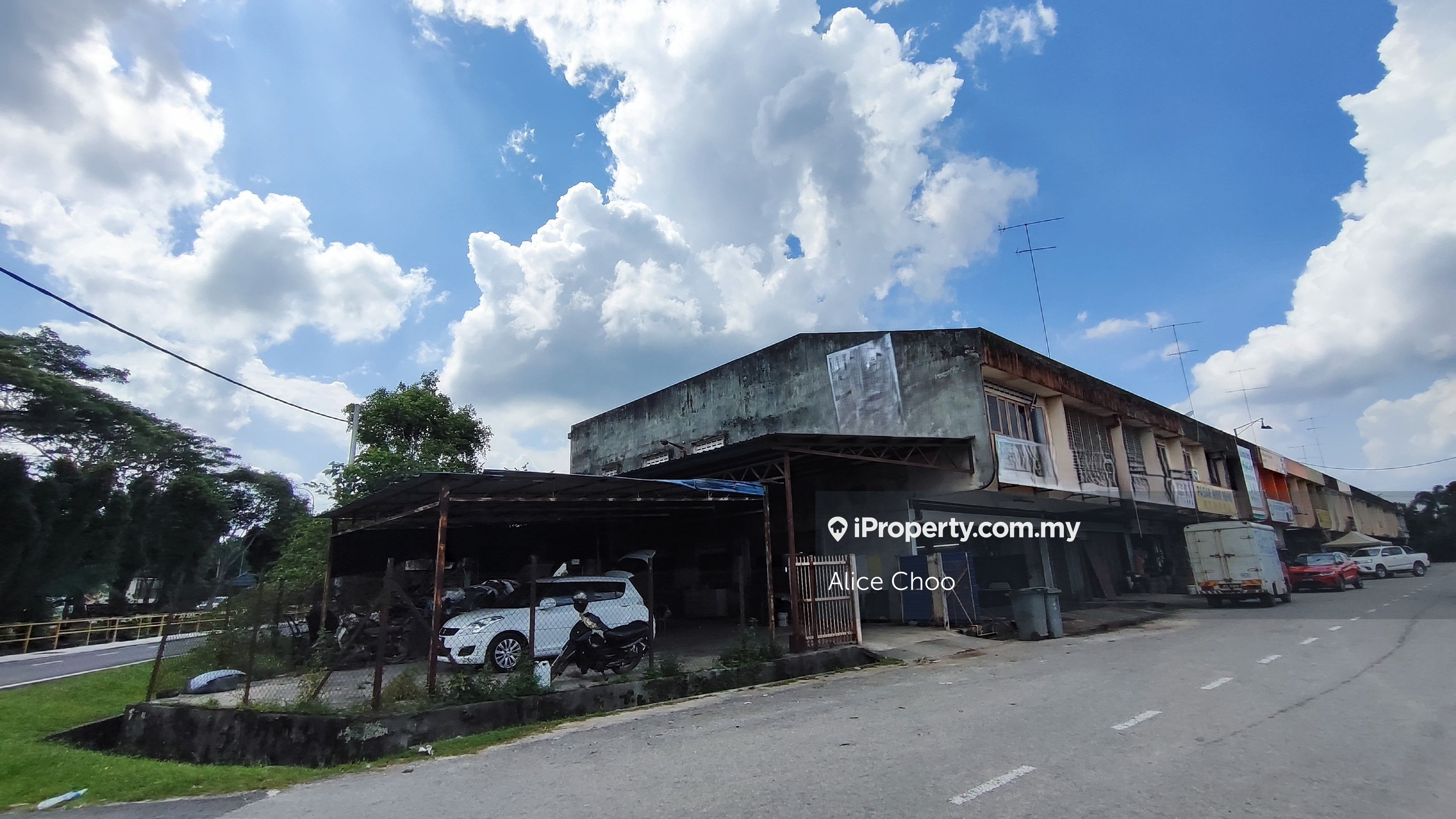 Taman Suria, Jalan Ara, Yong Peng Corner lot Shop-Office for sale ...