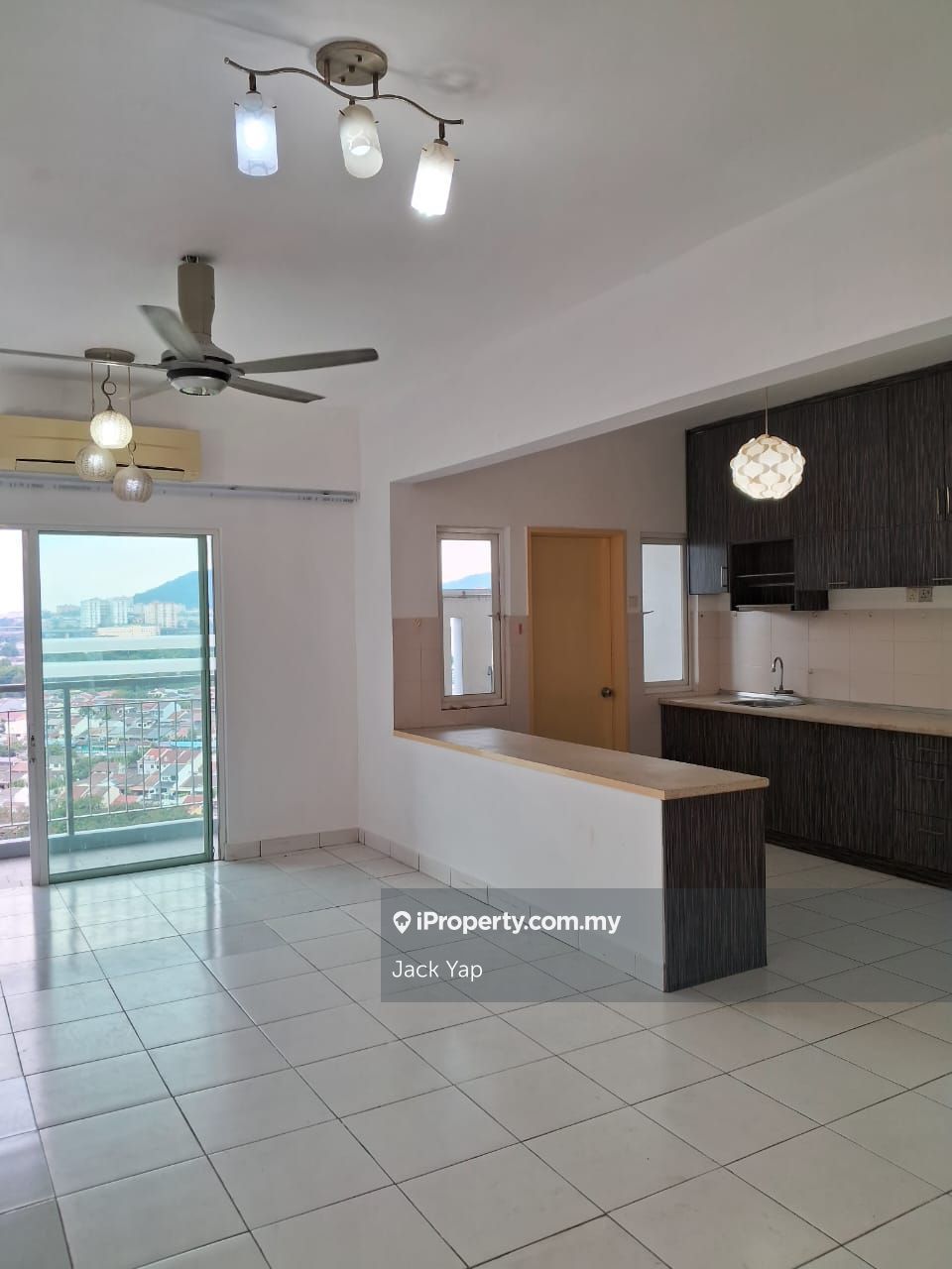 First Residence (Residensi Unggul) Condominium 3 bilik tidur untuk ...