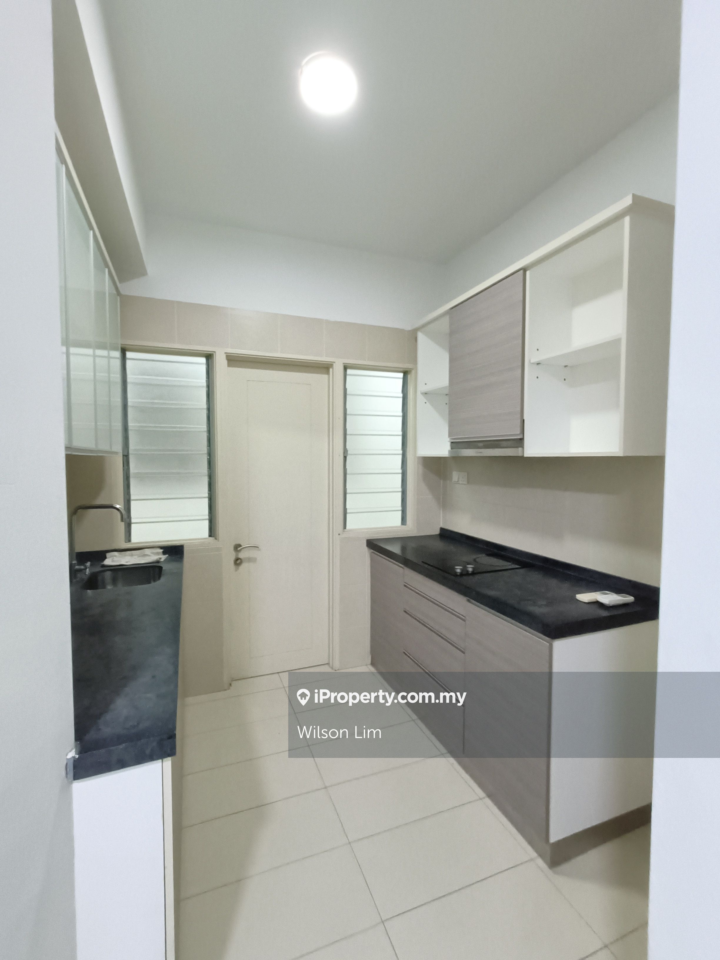 Tiara Mutiara / The Crown Corner lot Serviced Residence 2+1 bedrooms ...
