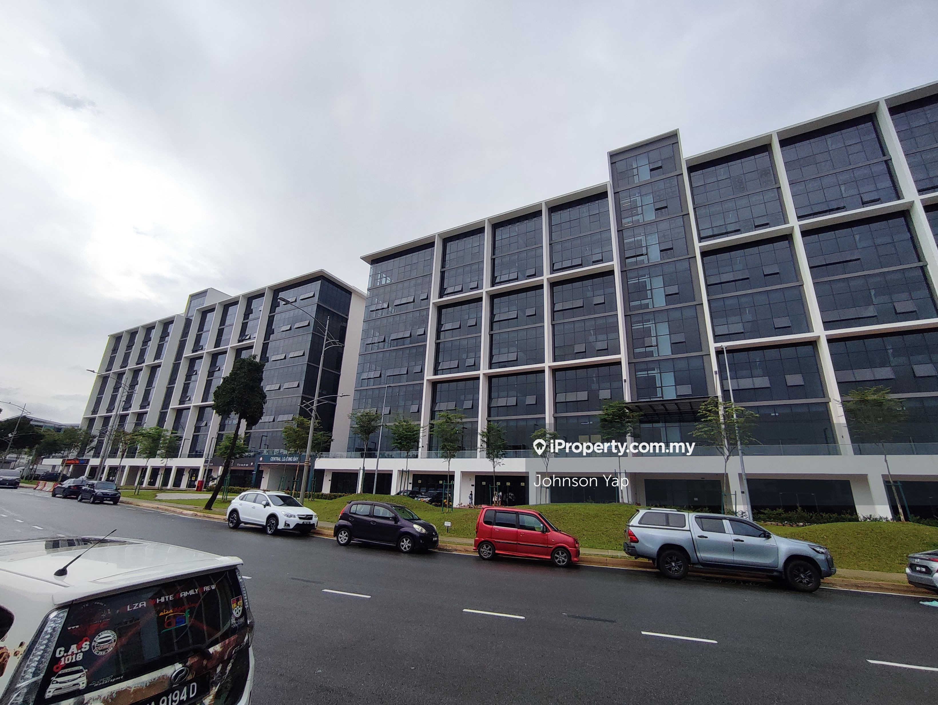 Emhub, Kota Damansara Warehouse for rent | iProperty.com.my