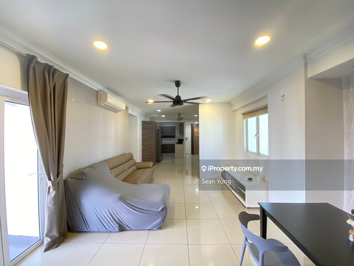 First Residence (Residensi Unggul) Corner lot Condominium 2 bedrooms ...