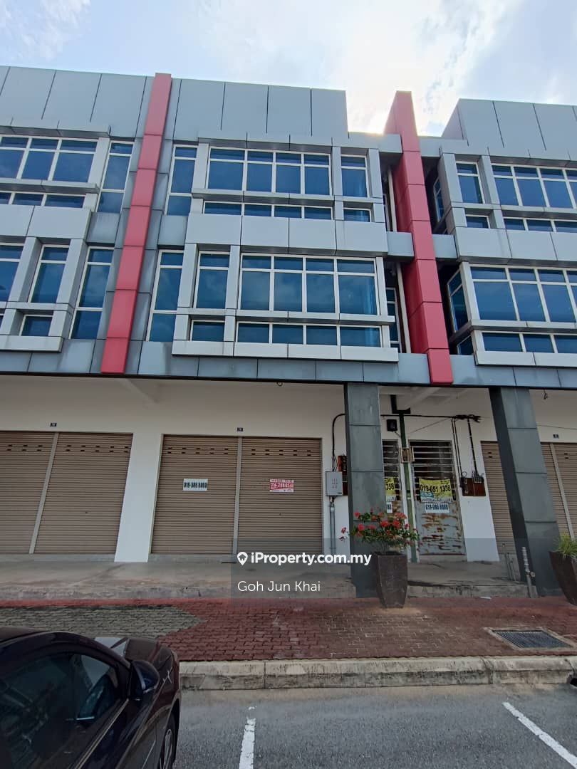 3 Storey Shop Lot @ Pusat Perniagaan Ara / Beside Lotus Bahau, Pusat ...