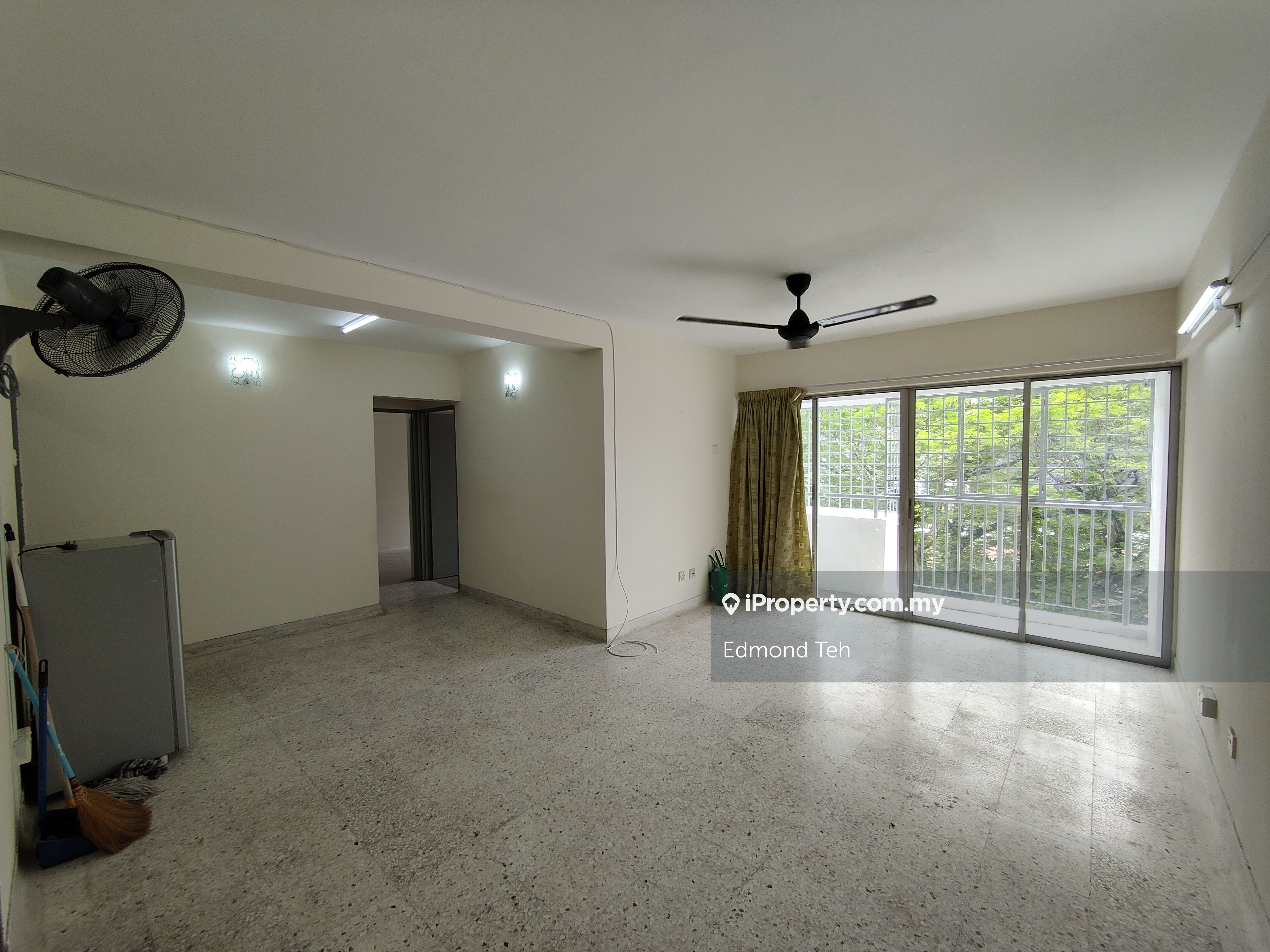 Miharja (LRT Maluri) Intermediate Apartment 3 bedrooms for rent in ...