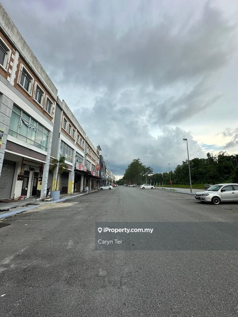 Taman Nusa Sentral ( Unblock View / Facing Main Road ) 3 Storey Shop ...