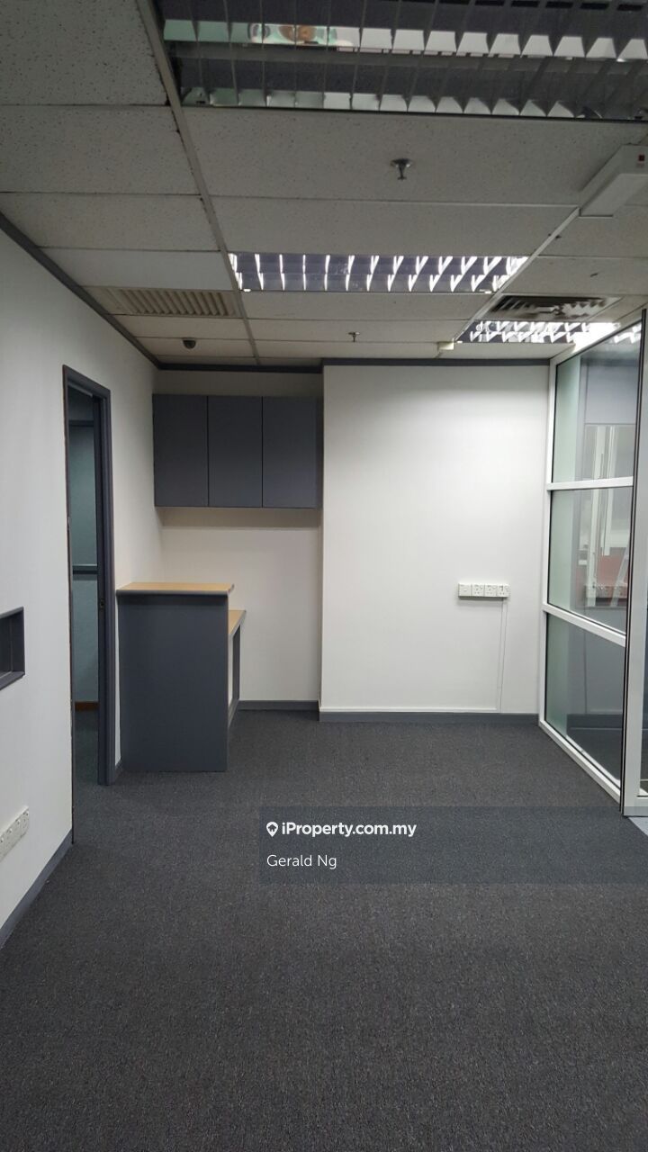 KLCC UOA 2 Office Built Up: 1450sqft High Floor Renovated Rental rm3900 ...