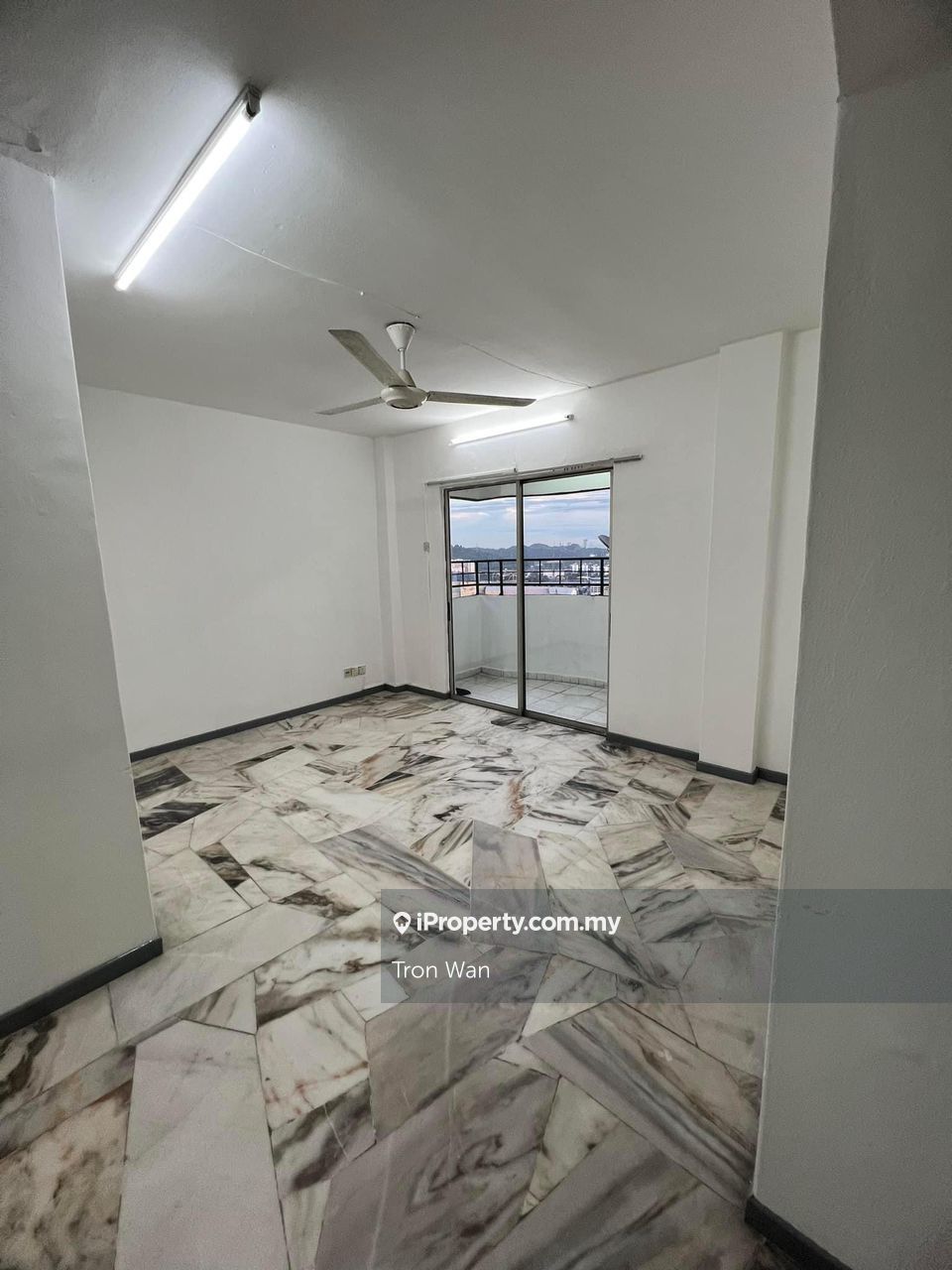 Bukit Winner (Winner Heights) Condominium 3 bedrooms for rent in Desa ...