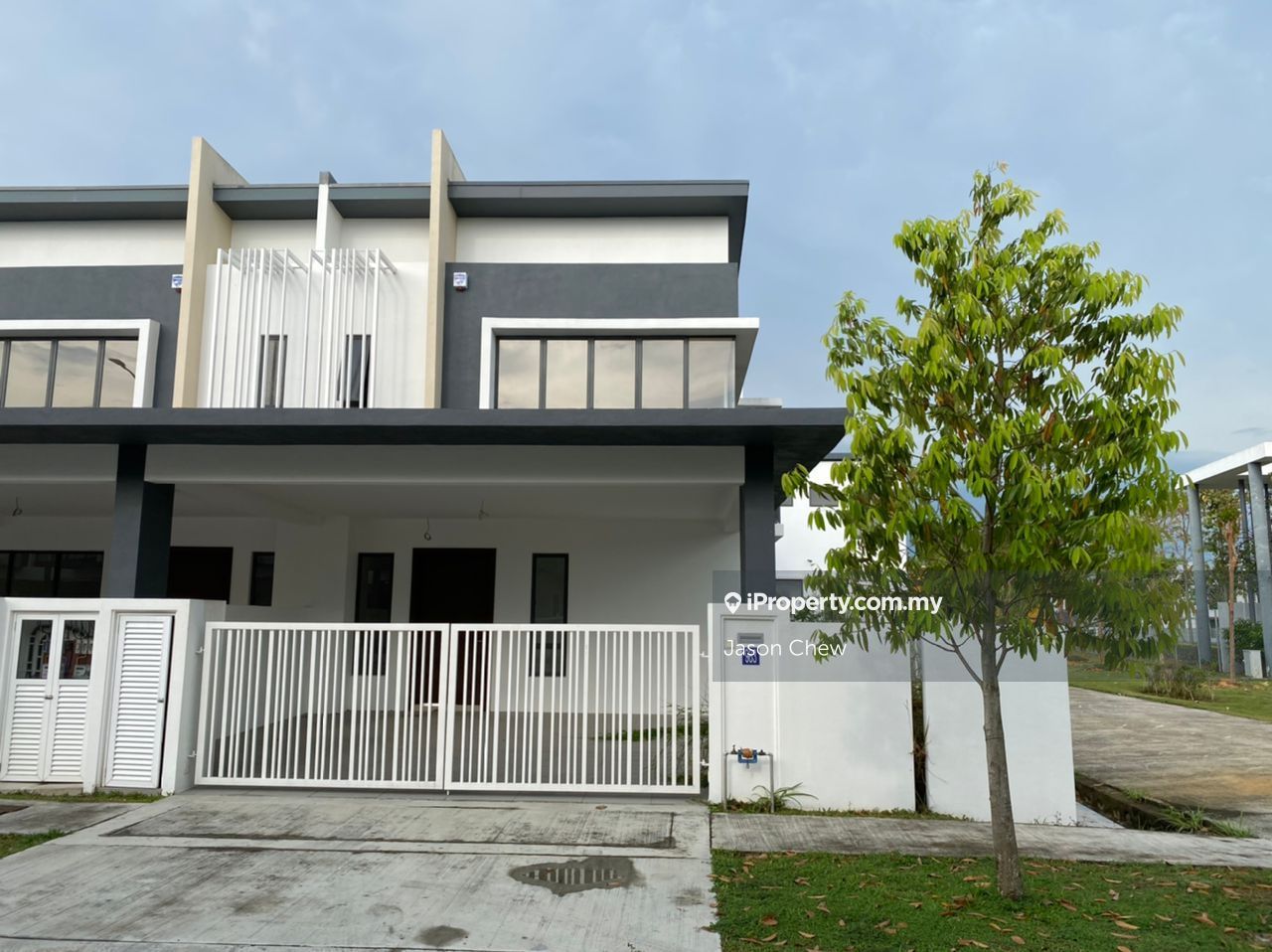 Sendayan Resort Home, Bandar Sri Sendayan End lot 2-sty Terrace/Link ...