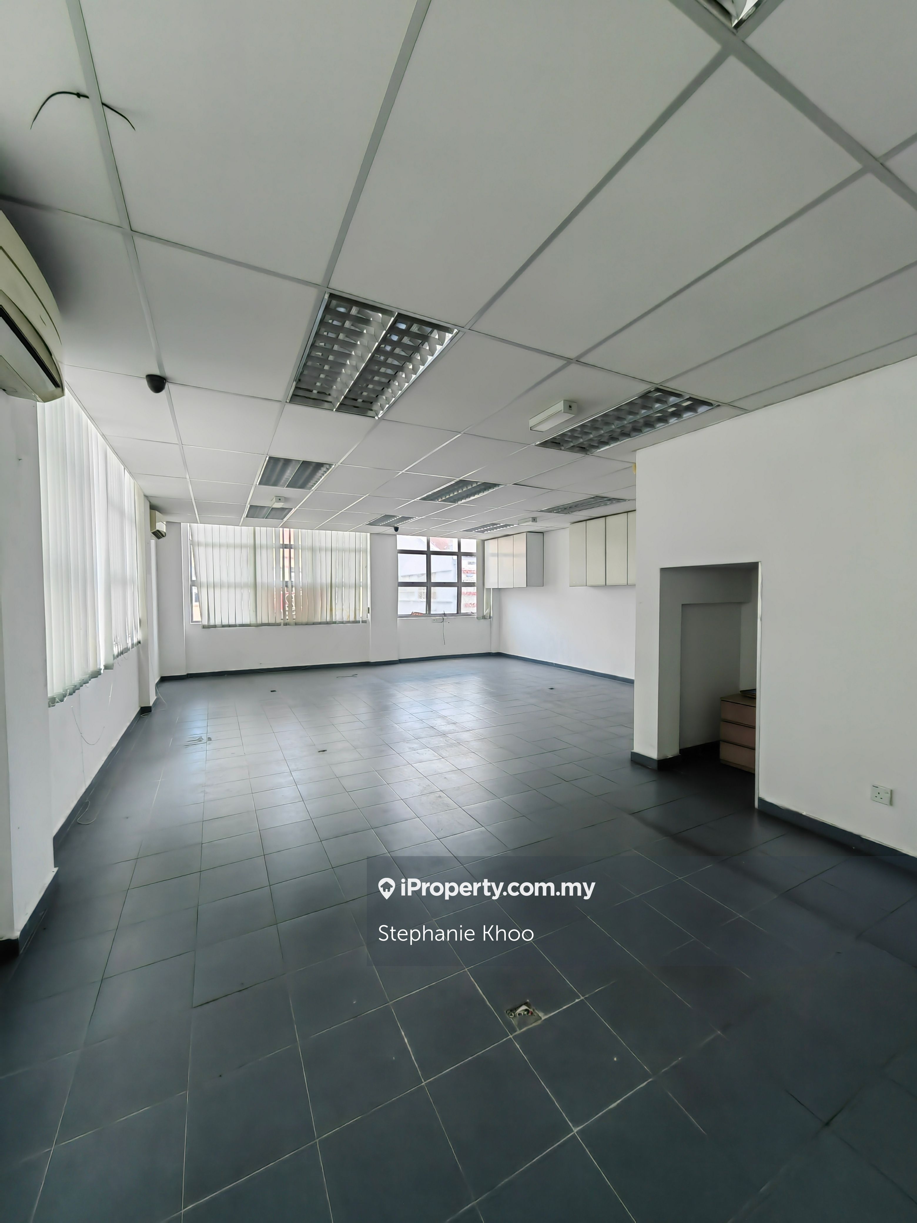 3 stry Endlot Shop with Lift at Dataran Pandan Prima Ampang, Ampang ...