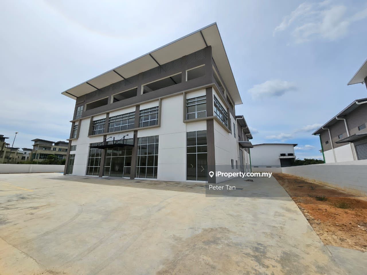 Rawang New factory , nice unit , direct move in , Rawang Detached ...