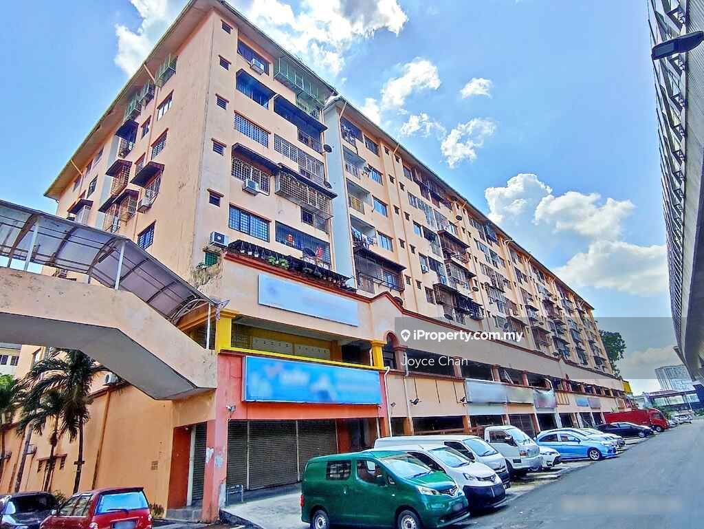 Putra Ria Apartment, Taman Pinggiran Putra Seksyen 2, Seri Kembangan ...