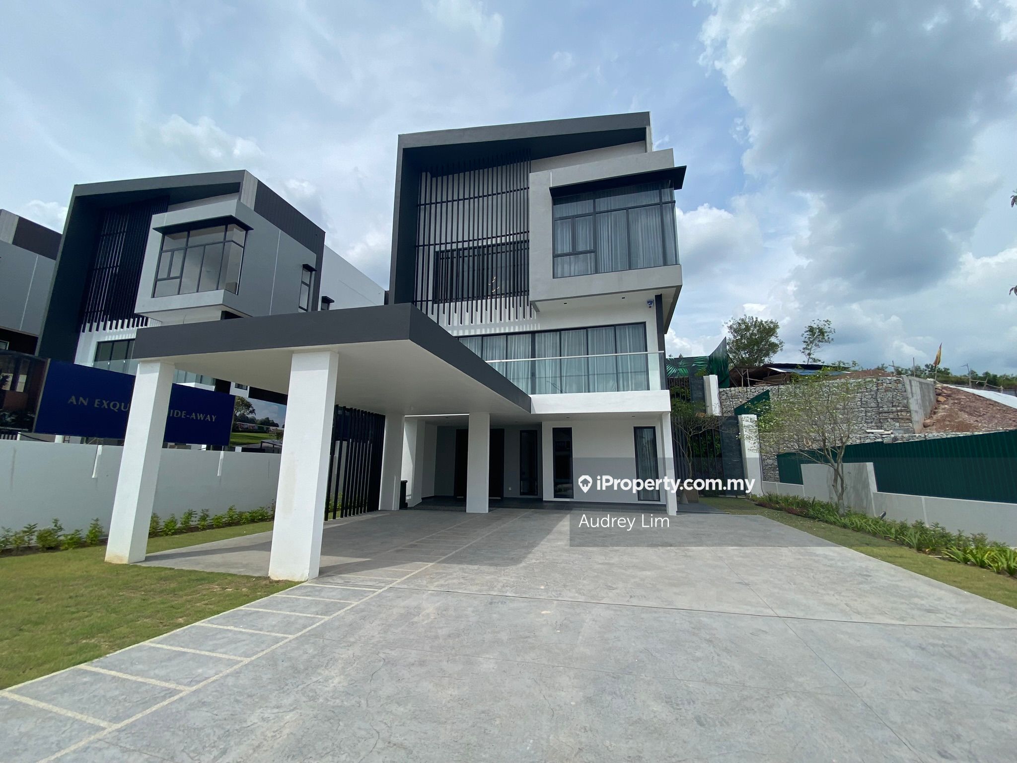 Jade Hills Kajang, Jade Hills Intermediate Bungalow 5+1 bedrooms for sale | iProperty.com.my