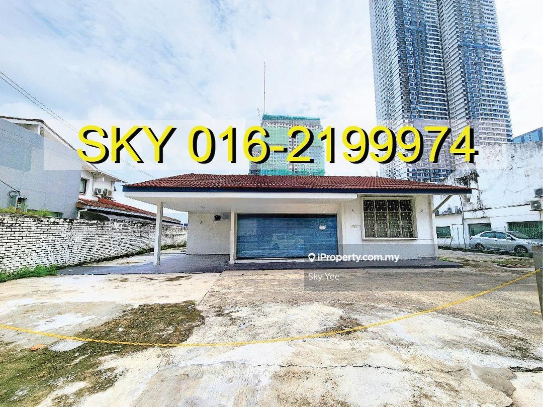 Limited Single Storey Commercial Bungalow at Jalan Maarof, Jalan Telawi ...