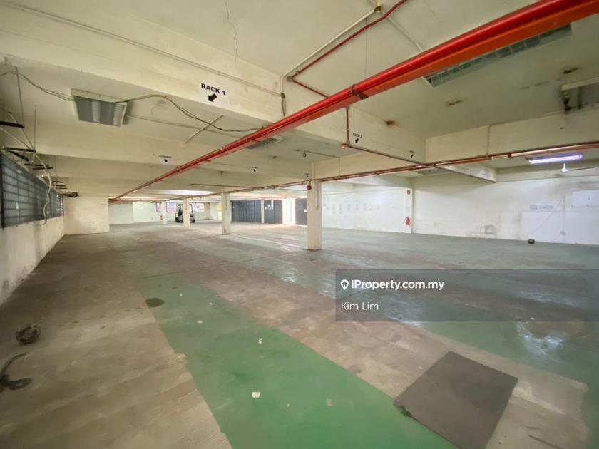 Commercial Bungalow for rent at 3 STOREY DETACHED FACTORY, SECTION 19 ...