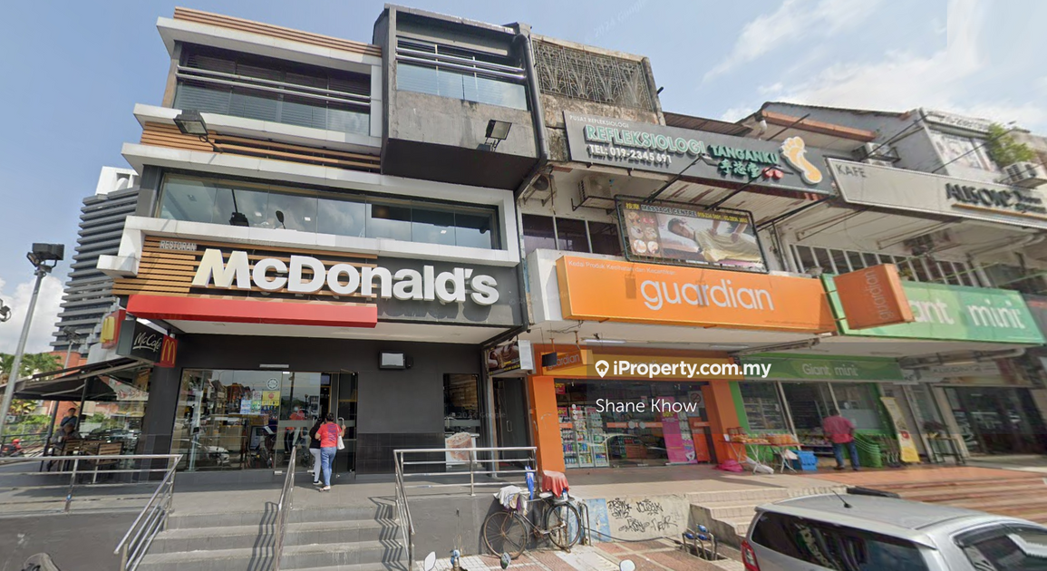 Shop for rent at CORNER 2 ADJOIN GROUND First 2nd Floor 3sty Shop TTDI ...