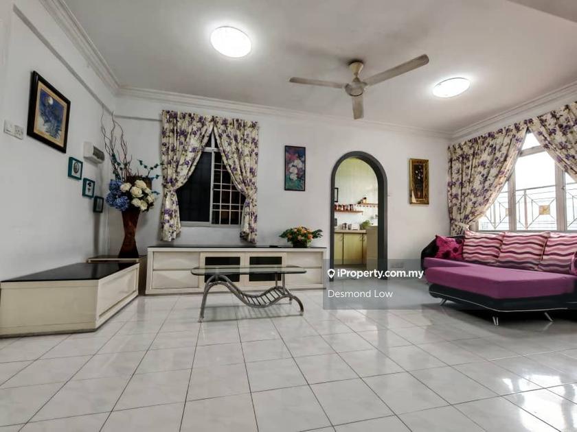 Condominium for sale at Azuria Condominium - RM 350,000 | iProperty Malaysia