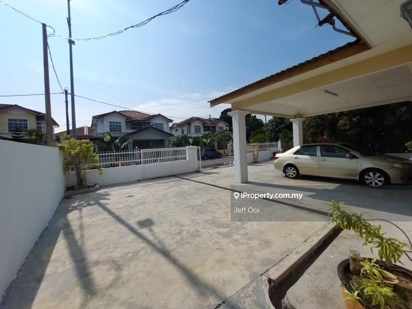 Bungalow for rent at Permatang Damar Laut, Batu Maung - RM 2,980 per ...