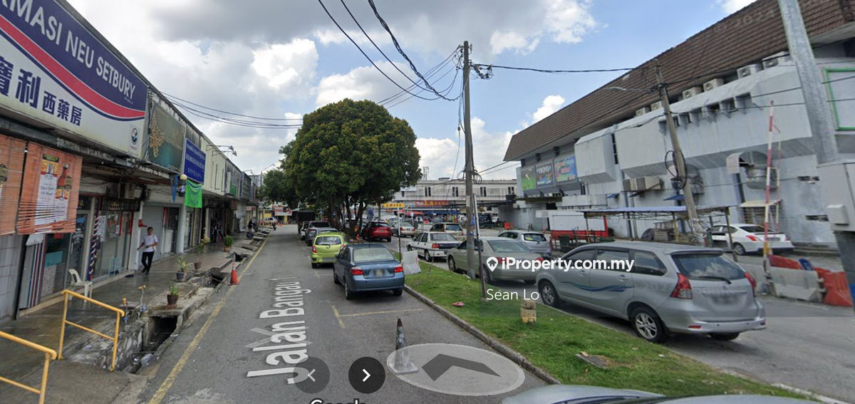 Shop for rent at Kepong Baru Single Storey Shop for LET! Crowded area ...