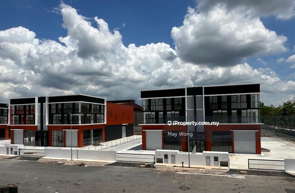 Kota Puteri 3 STOREY SEMI D Factory (CORNER WITH EXTRA SPACE), Batu ...