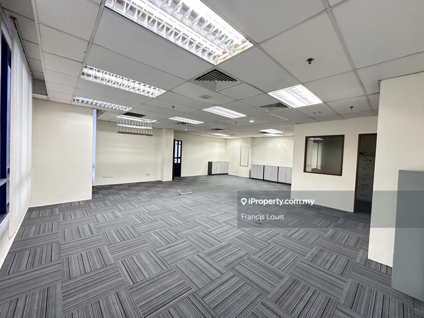Pejabat untuk disewa di Amcorp Trade Centre, Amcorp Tower, Menara ...