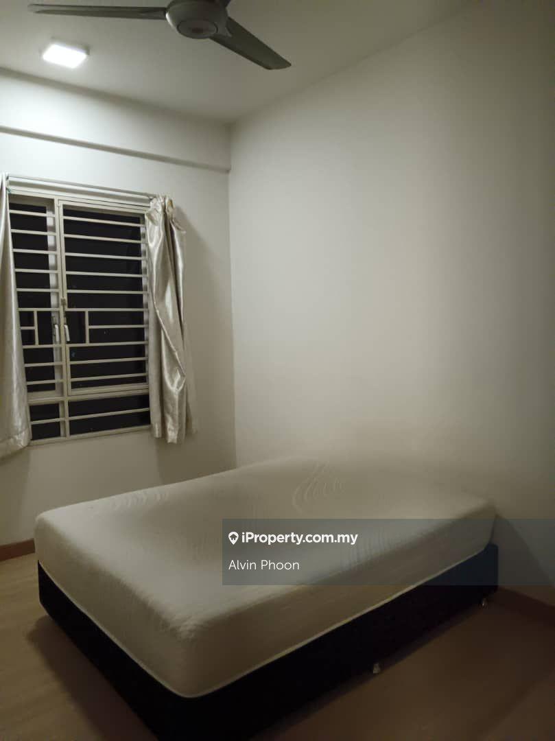 Service Residence for Rent in Desa Green by Alvin Phoon