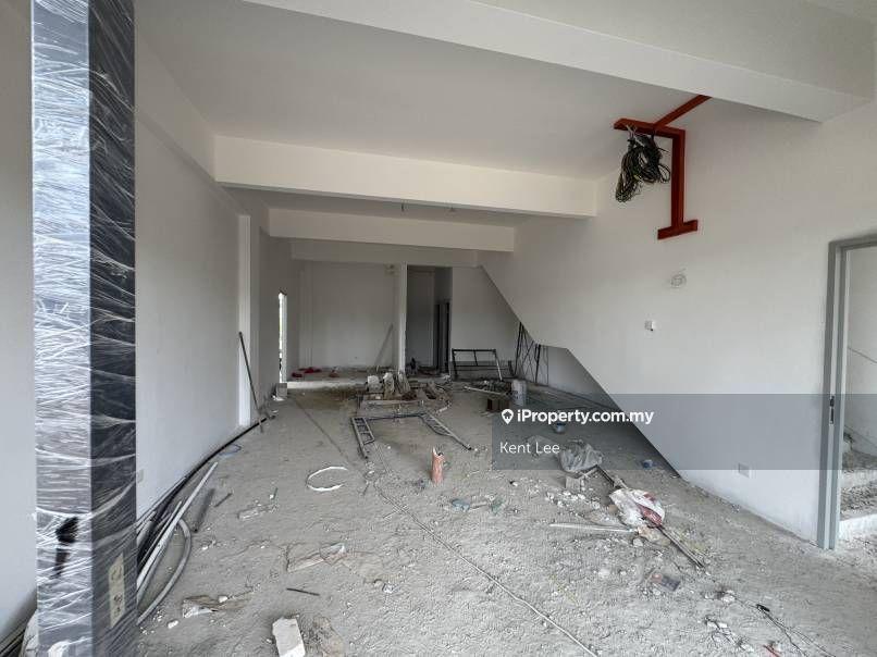Shop for Sale in Bandar Bukit Raja, Klang by Kent Lee