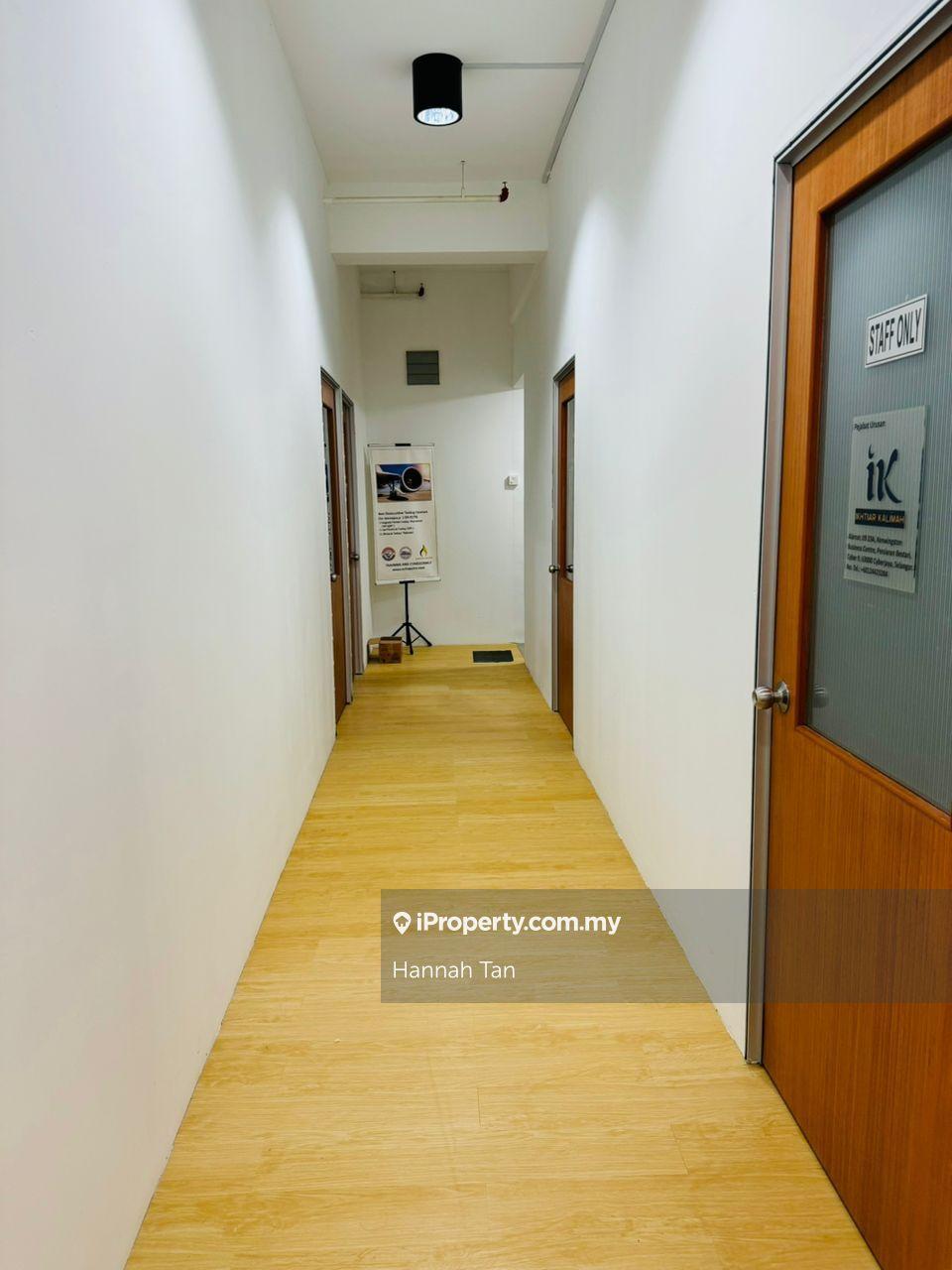 Pejabat untuk Disewa di Kenwingston Business Center, Cyberjaya oleh ...