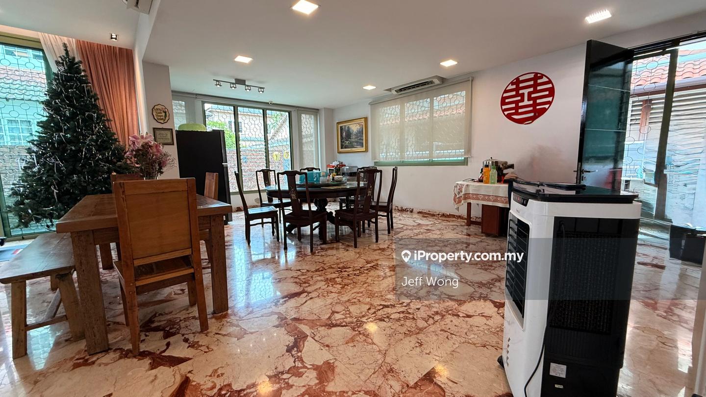 Banglo untuk Dijual di Usj 5, Subang Jaya oleh Jeff Wong