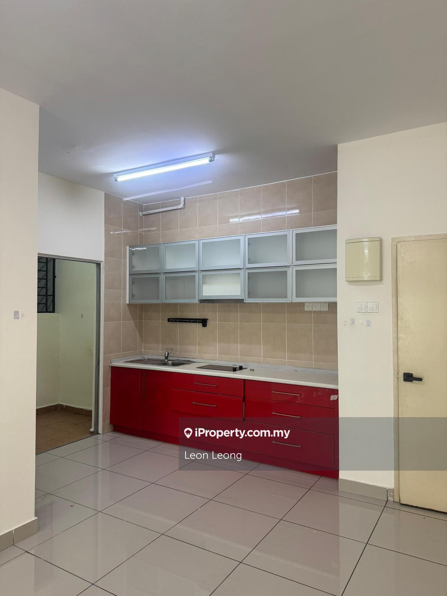 Service Residence for Rent in OUG Parklane by Leon Leong