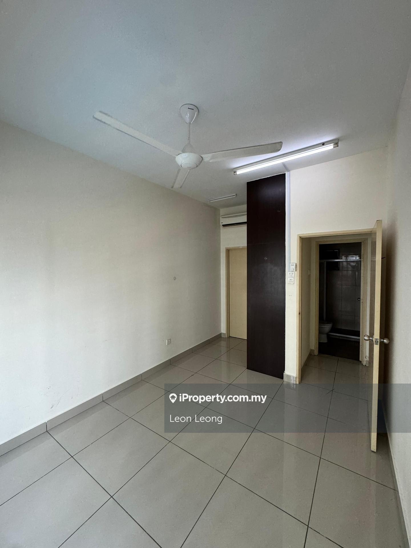 Service Residence for Rent in OUG Parklane by Leon Leong