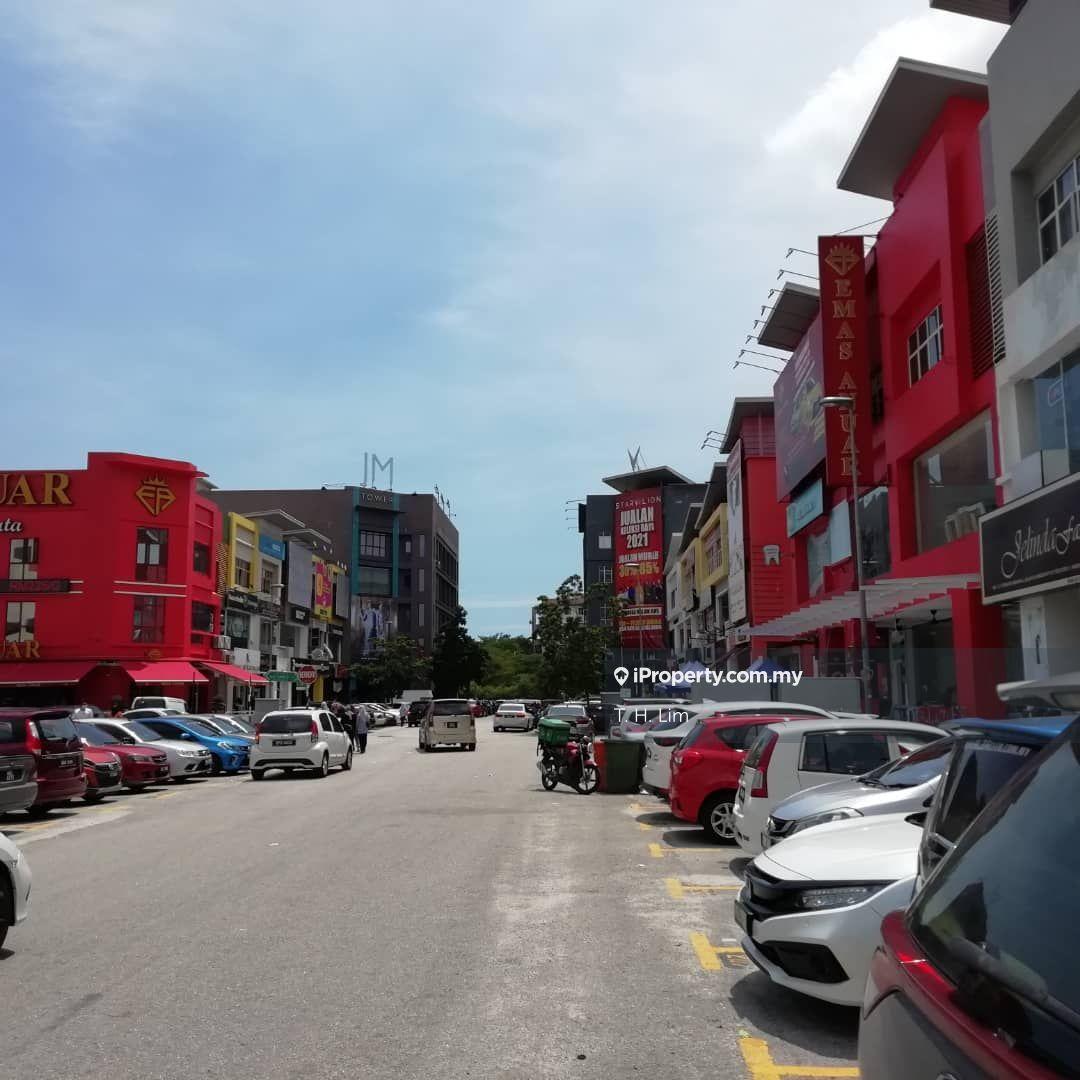 Kedai untuk Dijual di Seksyen 7, Shah Alam oleh T. H. Lim