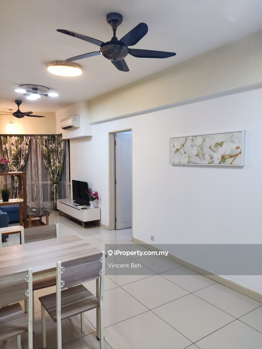 Service Residence for Rent in Tiara Mutiara / The Crown by Vincent Beh