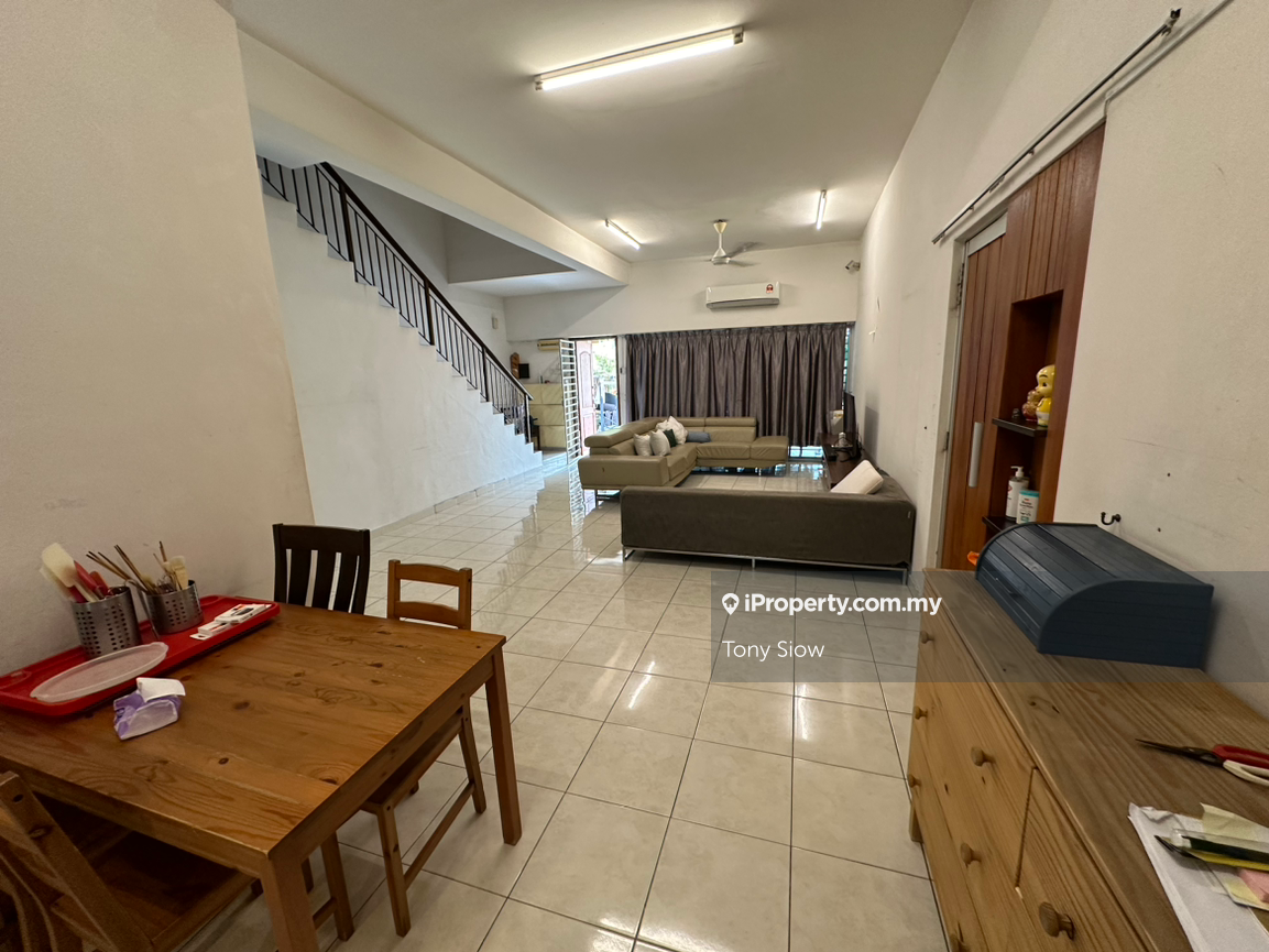 2.5-storey Terraced House for sale at Taman Bukit Serdang, Seri ...
