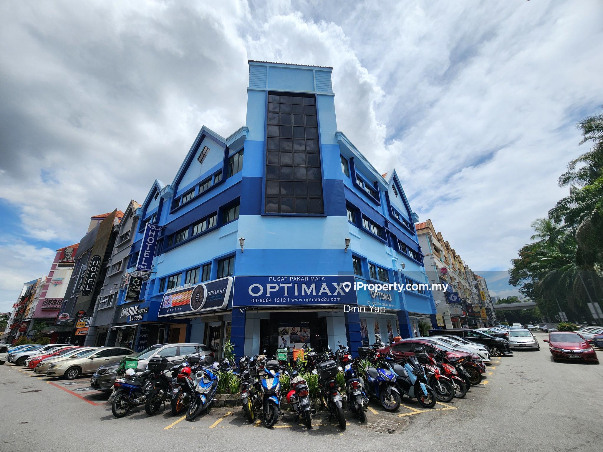 Shop Office for sale at Sunway Metro Corner Lot with Main Road Facing ...