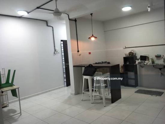 Service Residence for Sale in The Heights Residence by Evan Gan