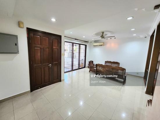 Rumah Berangkai 2 Tingkat untuk Disewa di Safa Terraces, Desa Parkcity ...