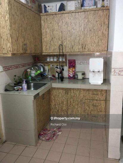 Flat for Sale in Flora Damansara Flat by Richard Ooi