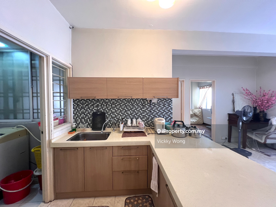 Apartment for Sale in Pandan Court by Vickky Wong