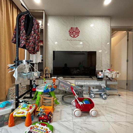 Condominium for Sale in South Brooks by Evon Tan