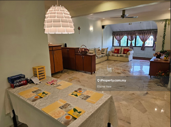 Condominium for Sale in Templer Impian by Elaine Yew