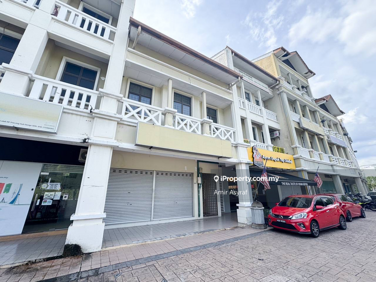 Shop for sale at FACING MAINROAD 🔥 Good Investment at Jalan Diplomatik ...