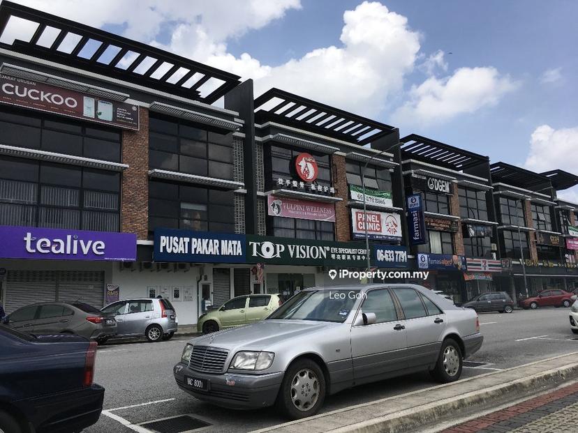 Shop for sale at 3 storey Rasah Prima Freehold Roi 4%+ Tenanted unit ...