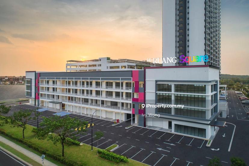 Duduk Se.Ruang Square Se.Ruang Square Shoplot office 1st Floor For ...