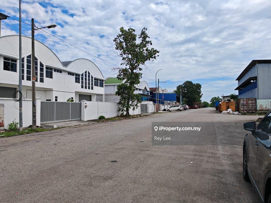 Semi-D Factory for sale at Potential ROI 5.4%, Corner 1.5 storey Semi-D ...