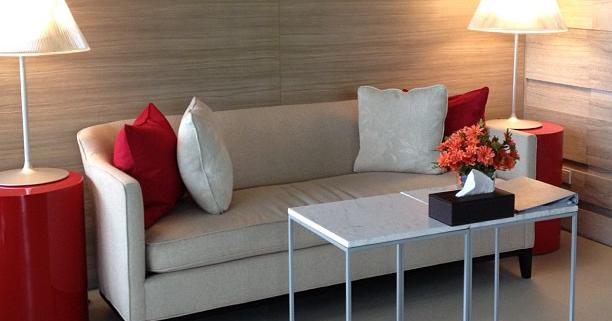 Red and White Sofa | thinkofliving.com